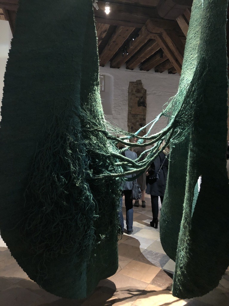 Review of the work of Magdalena Abakanowicz- Contemporary Artist Large ...